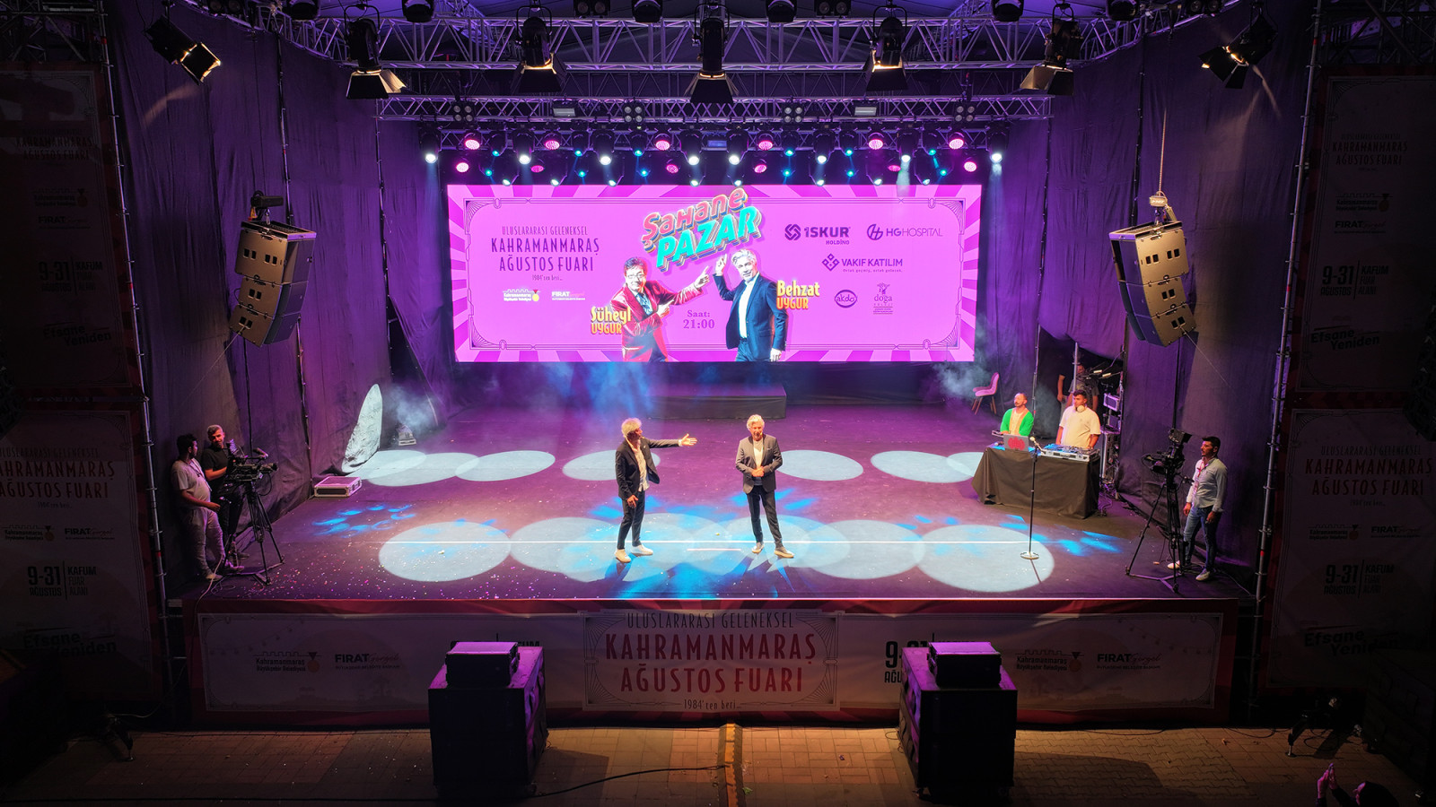 Uygur Kardeşlerin 'Şahane Pazar! Performansı Kahramanmaraş’ı Coşturdu ...